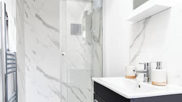 Apartamento família | Banheiro