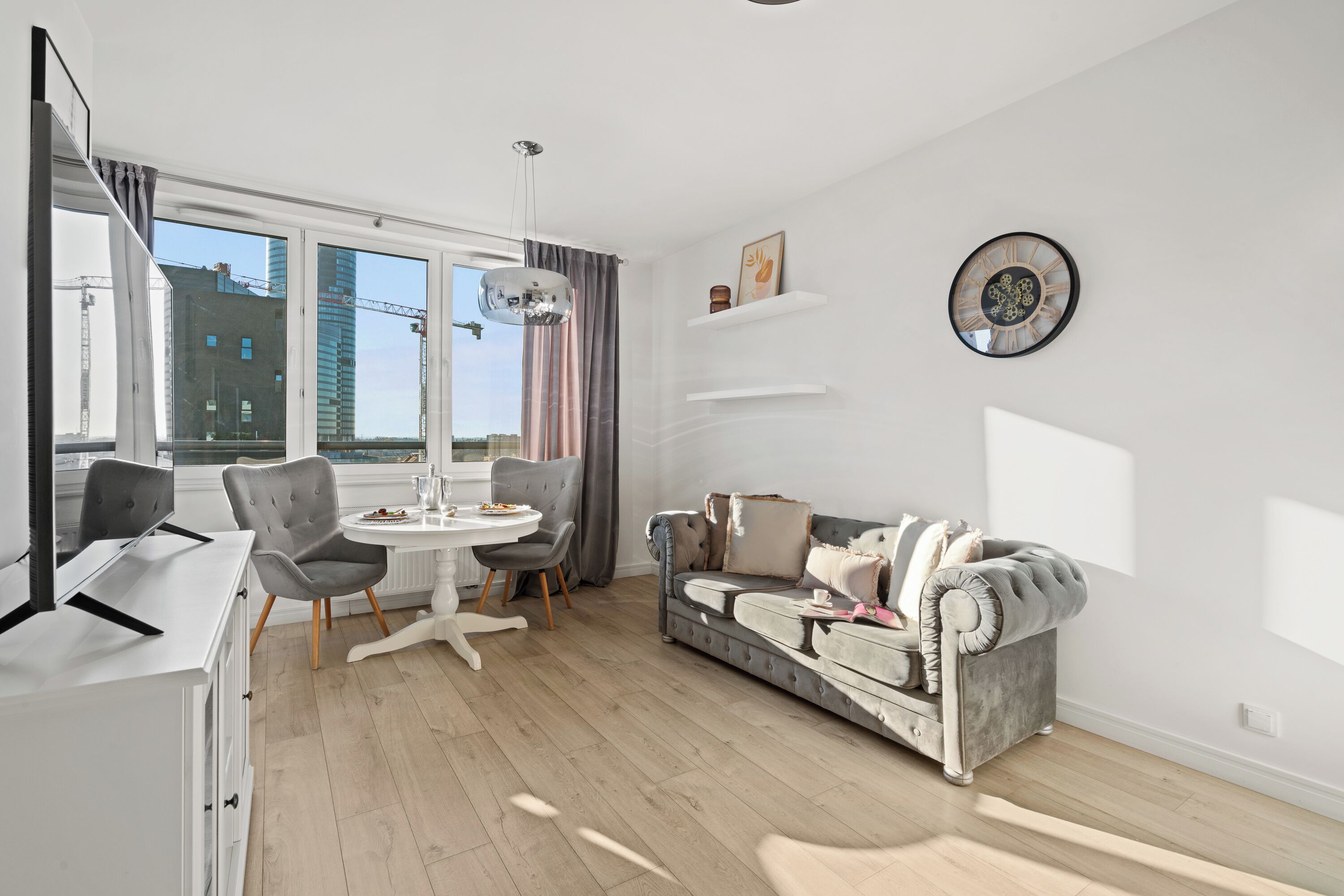 Apartamento conforto, sacada | Sala de estar