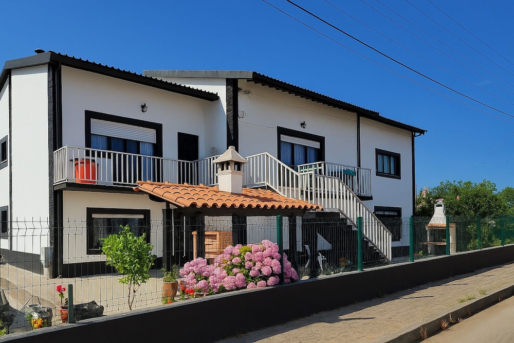 Freedom Surf House - Alentejo