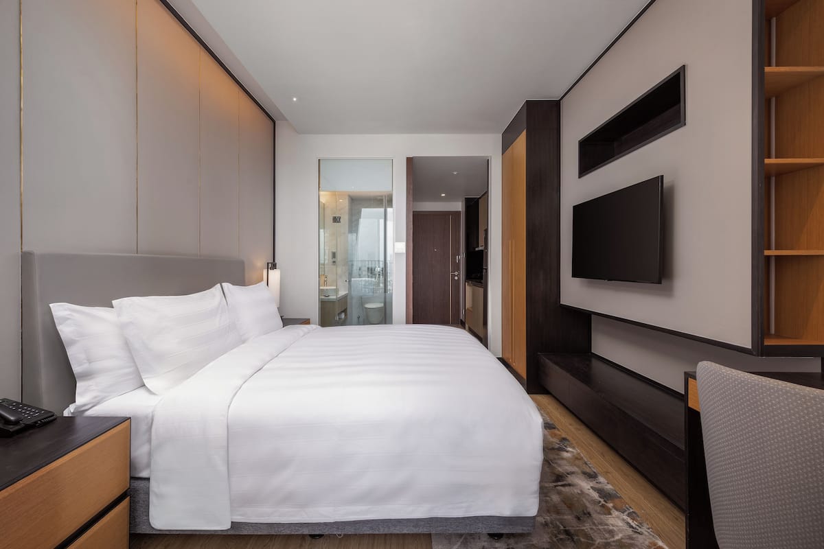 Estúdio Deluxe, 1 cama king-size, vista parcial para o oceano | Wi-fi grátis