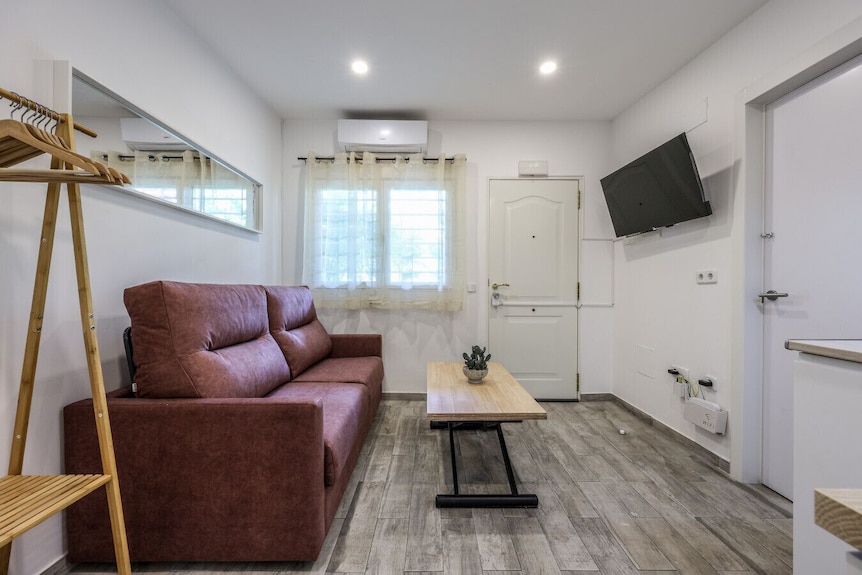 Relaxed City Escape 30` From Central Madrid - Madrid