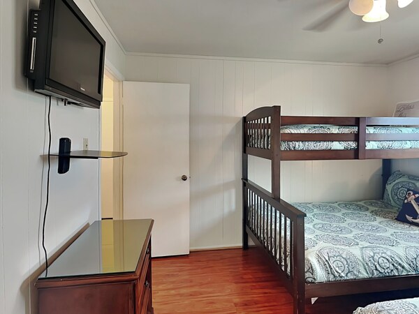 John Silver Cottage By Ryson Vacation Rentals - Galveston