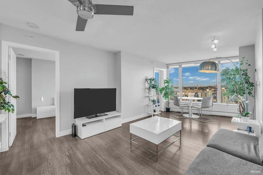 ~Vibrant 2br Condo In The Heart Of Vancouver - Vancouver