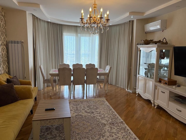 2-bedroom Apartment In Charming Bakı With Ac, Wifi. Book Now - Baku