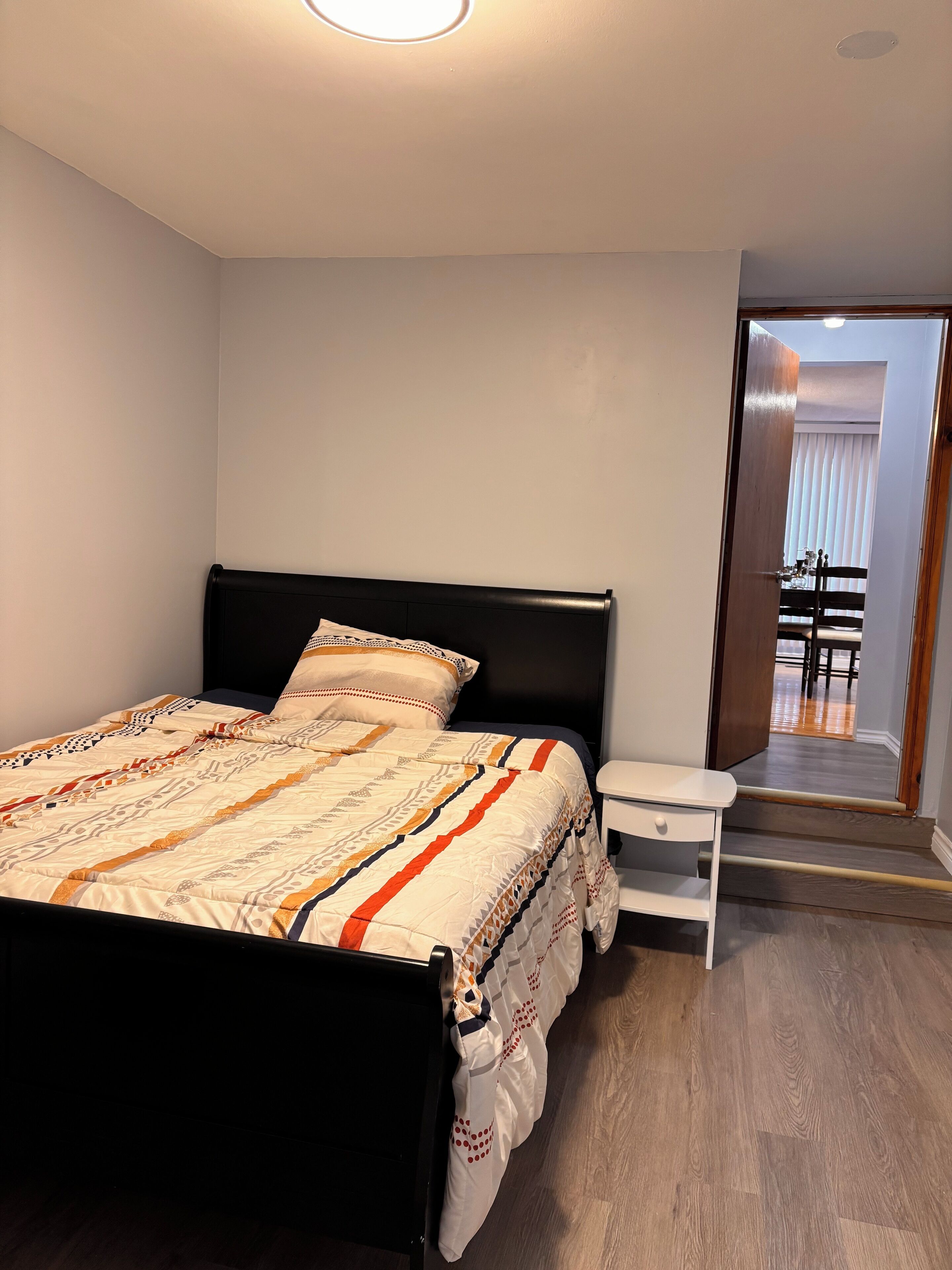 A Min Walk To The Zoo And University!2 Bed Apartment - Peterborough, Canadá