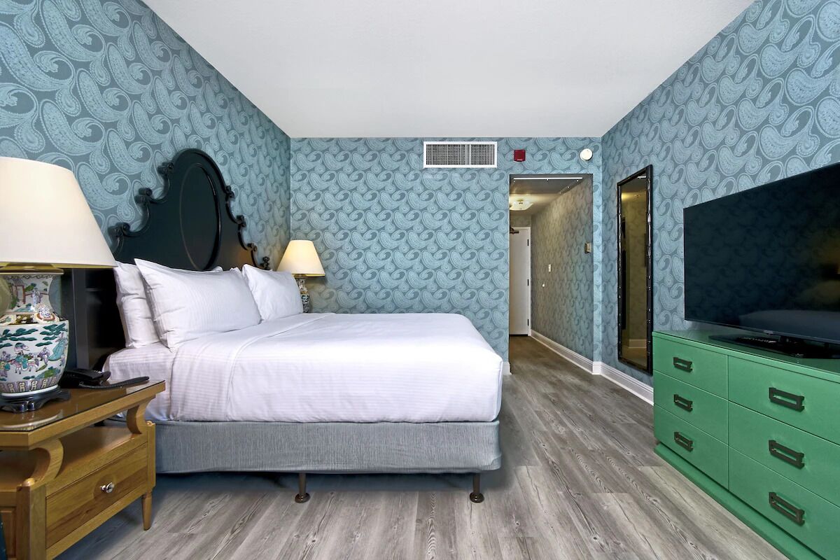 Free Breakfast Room, Heated Rooftop Pool Access Near At&t Park - San Francisco, CA