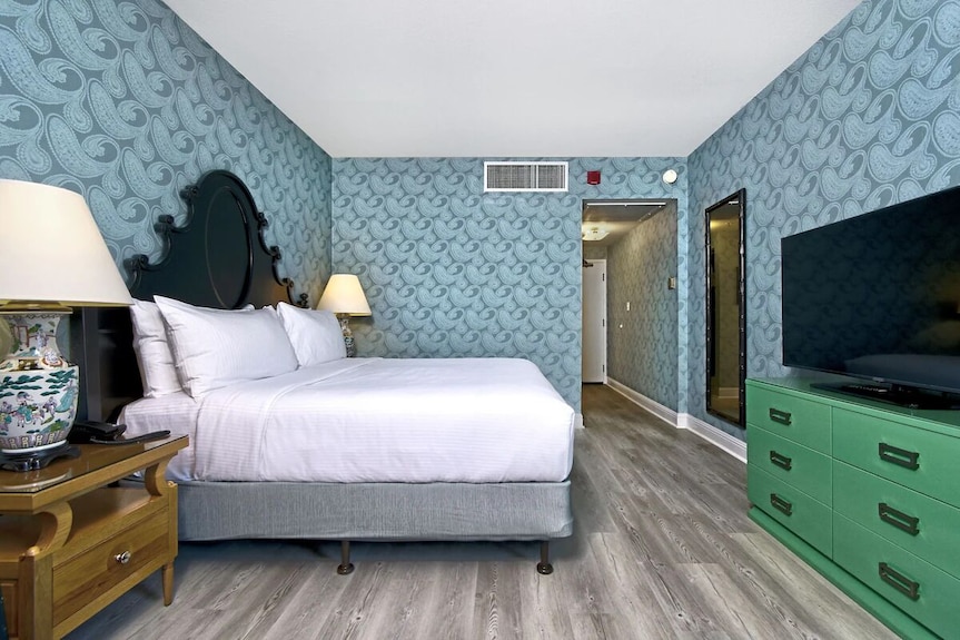 Free Breakfast Room, Heated Rooftop Pool Access Near At&t Park - San Francisco, CA