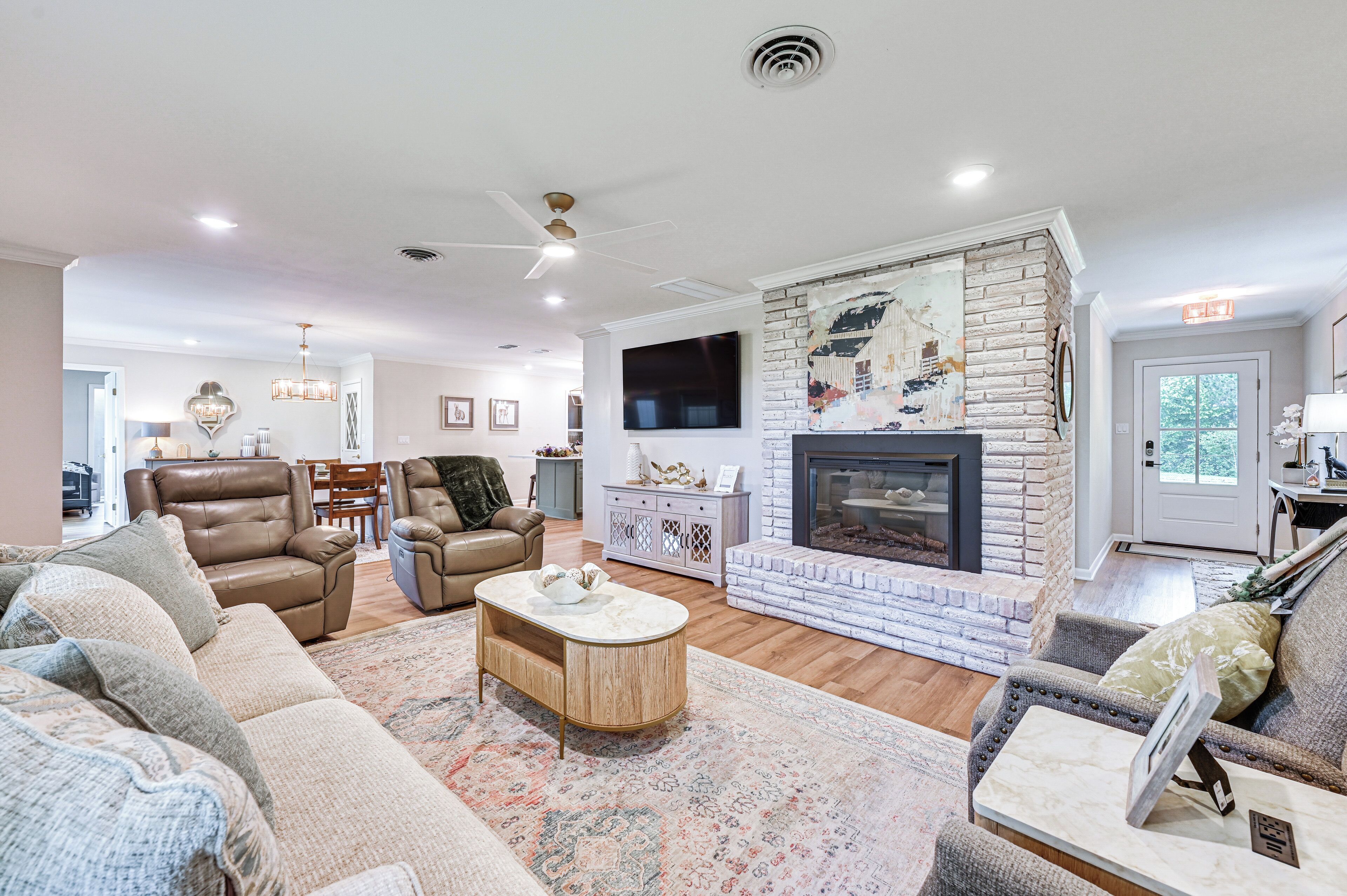 Patio, Yard, Views: Modern Home In Longview - Longview, TX