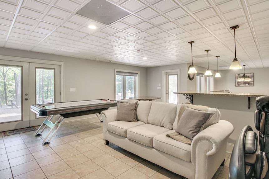 Dock & Home Theater: Pet-friendly Lake Wylie Home - Lake Wylie, SC