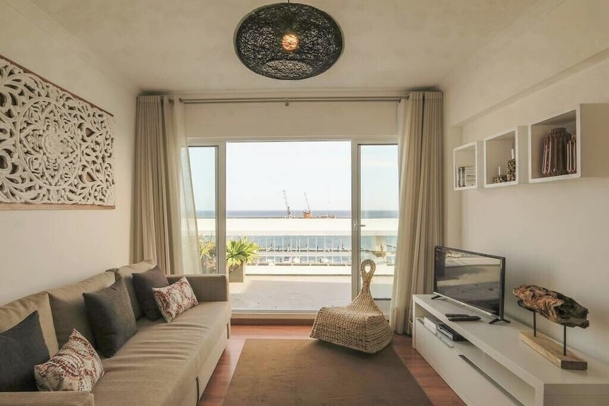 Guestready - Marina View Top Floor With Terrace - 蓬塔德爾加達