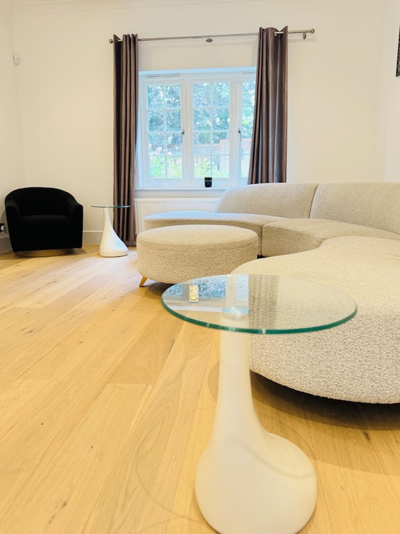 Luxury Ascot Escape- Private Indoor Heated Pool & Wellness Spa - Windsor Castle