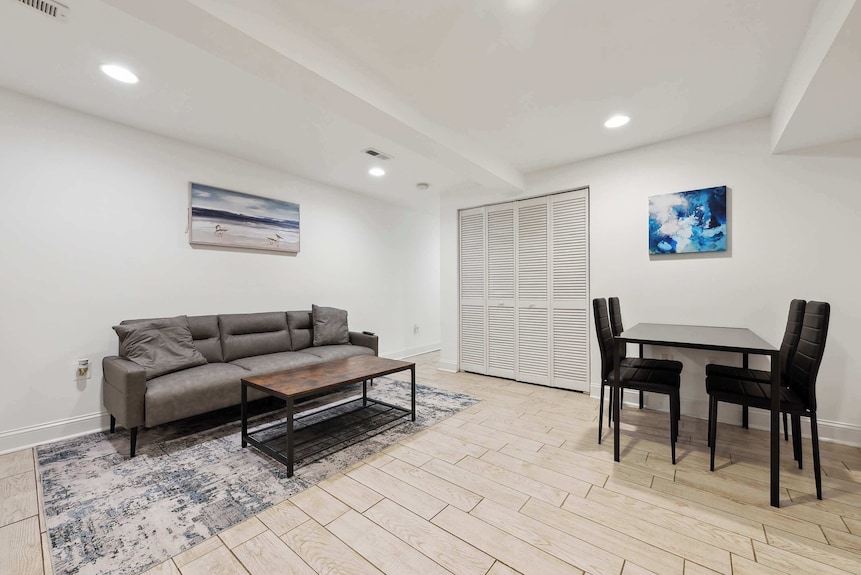 Large, 2br/1ba With Ac/tv/internet/laundry - Arboretum, DC