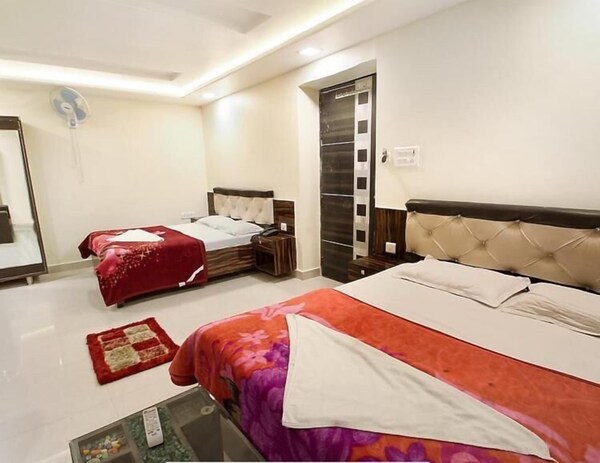 Hotel Lr Regency - Mathura