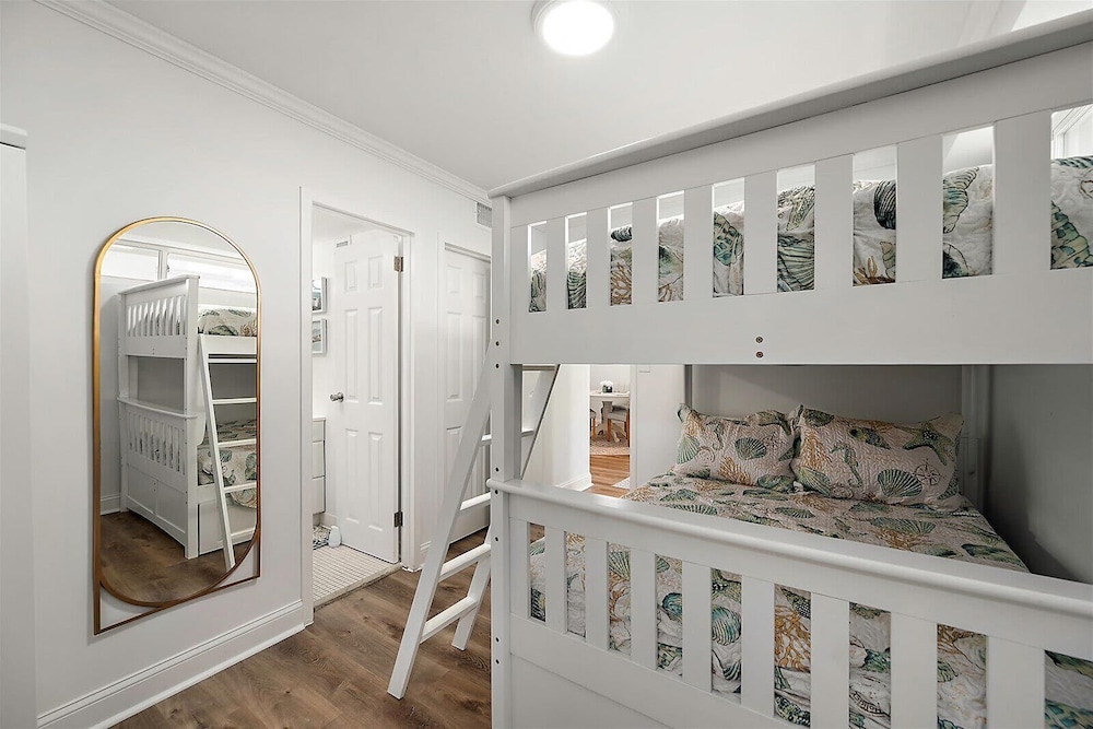 Two Bedroom Waterfront - Close to Beach with Pool - Ocean City | Stayz