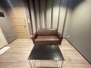 Suite, 1 quarto | Secretária, Wi-fi grátis, roupa de cama fornecida