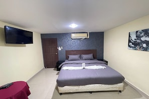 Quarto Deluxe | Cofre no quarto, secretária, ferro/tábua de engomar, Wi-fi grátis
