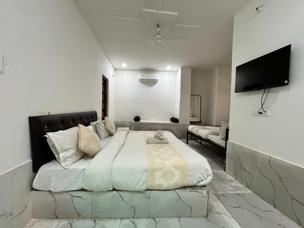 Explore Hostel Life Jaisalmer - Jaisalmer