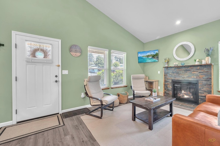 Welcome To Your Perfect Coastal Escape! 3-bedroom, 2-bath Beach Bungalow - Lincoln City, OR