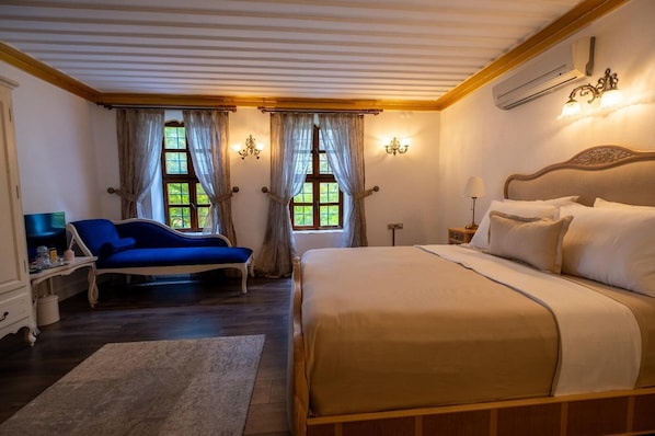 Quarto Clássico com Cama de Casal, vista para o jardim | Wi-fi grátis