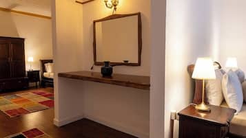 Quarto quádruplo conforto, vista para o jardim | Wi-Fi de cortesia