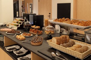 Pequeno-almoço tipo buffet diário incluído 