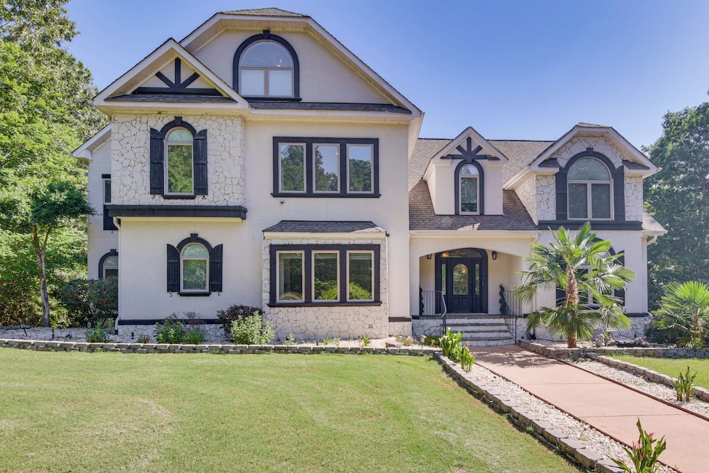 Boat Dock & Movie Theater: Lake Wylie Retreat! - Rock Hill, SC