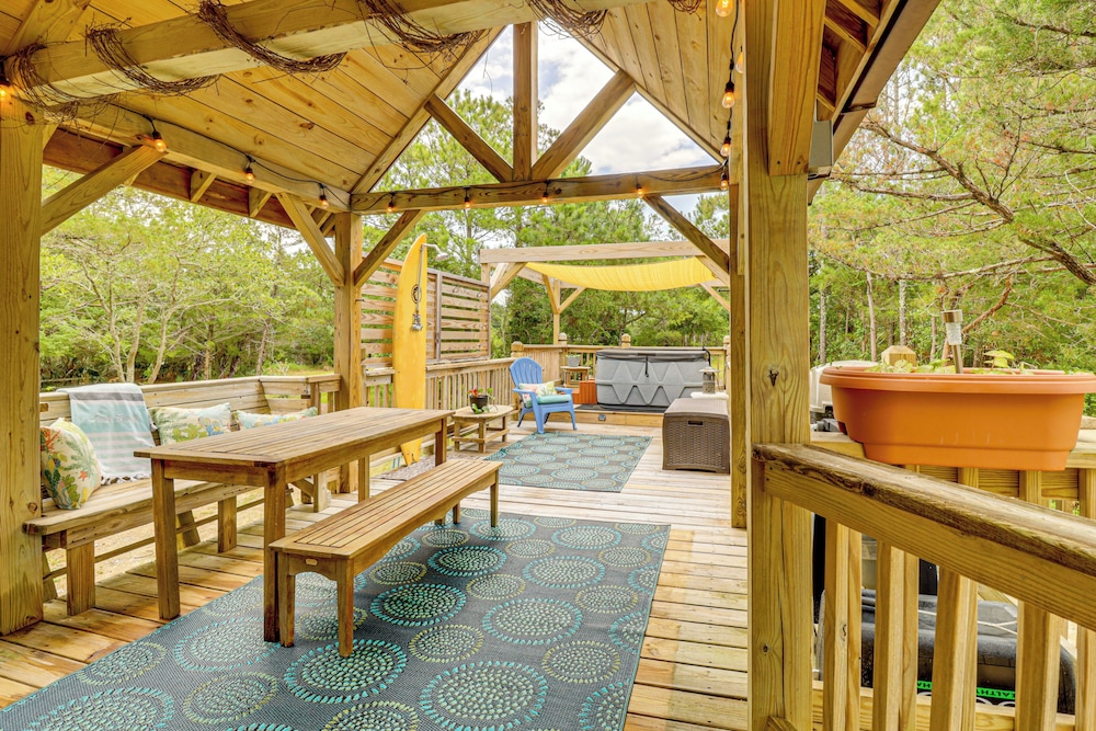 Hot Tub Haven: Creekside Cabin In Frisco! - Outer Banks, NC