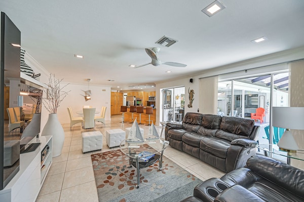 Outdoor Oasis: Marco Island Home Near Beaches - Marco Island, FL