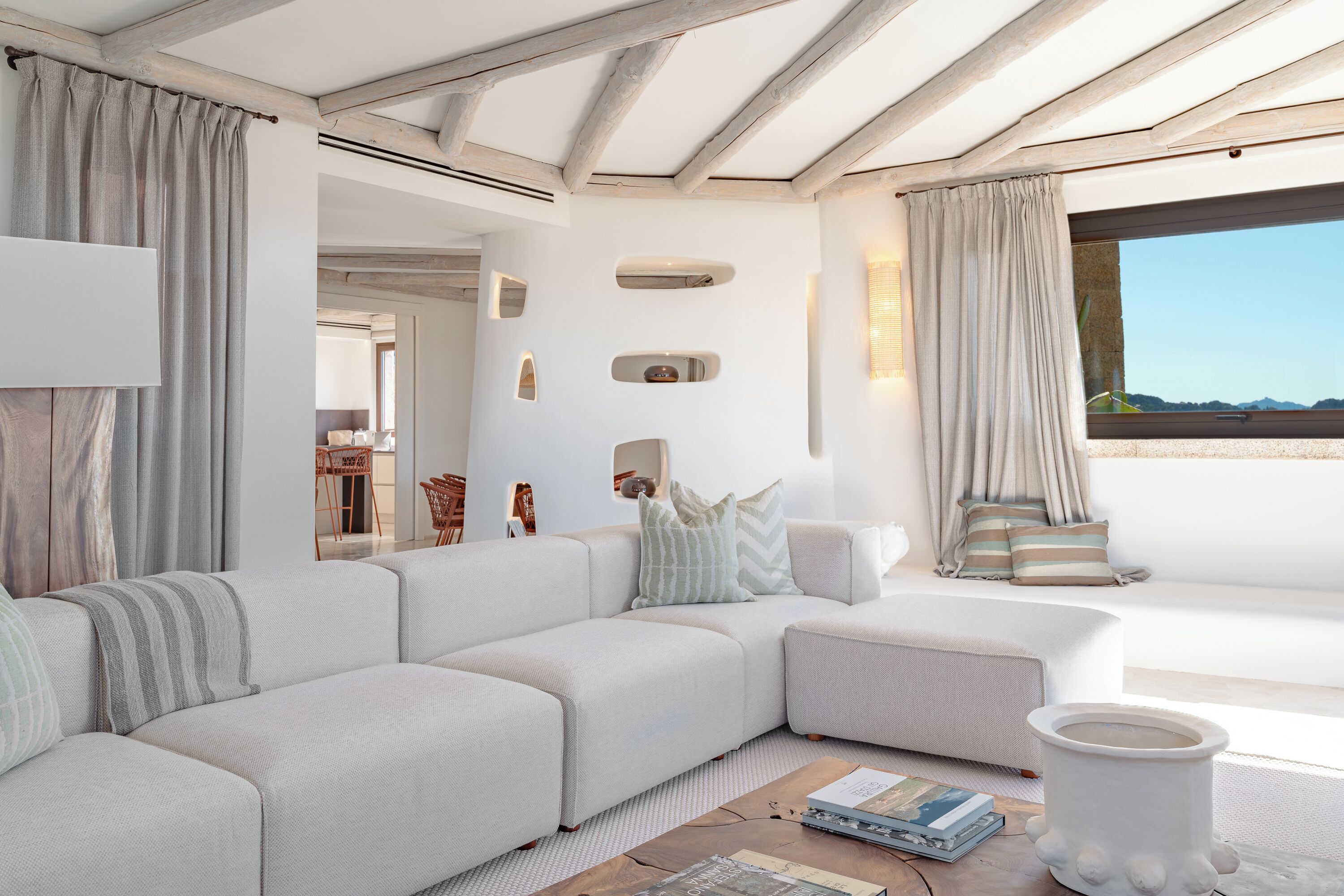 Suite Signature, 3 quartos, vista para o mar, no piso executivo | Sala de estar | Smart TV de 50 polegadas com canais digitais, iPad 