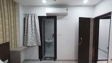 Quarto Duplo Standard | Secretária, Wi-fi grátis