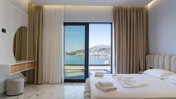 Cobertura luxo, vista para o mar | Banheiro | Chuveiro, produtos de toalete grátis, secador de cabelo