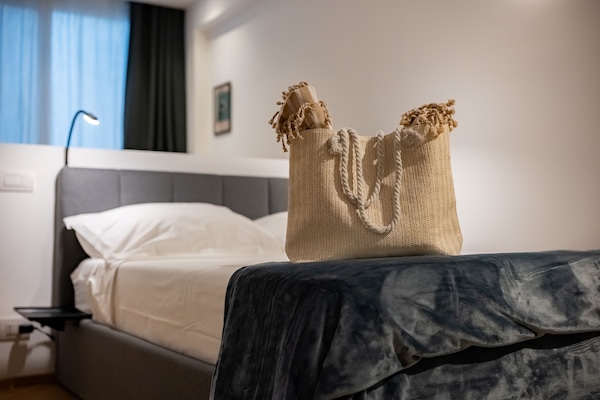 Cosy 3 | Roupa de alta qualidade, camas de colchão viscoelástico, minibar