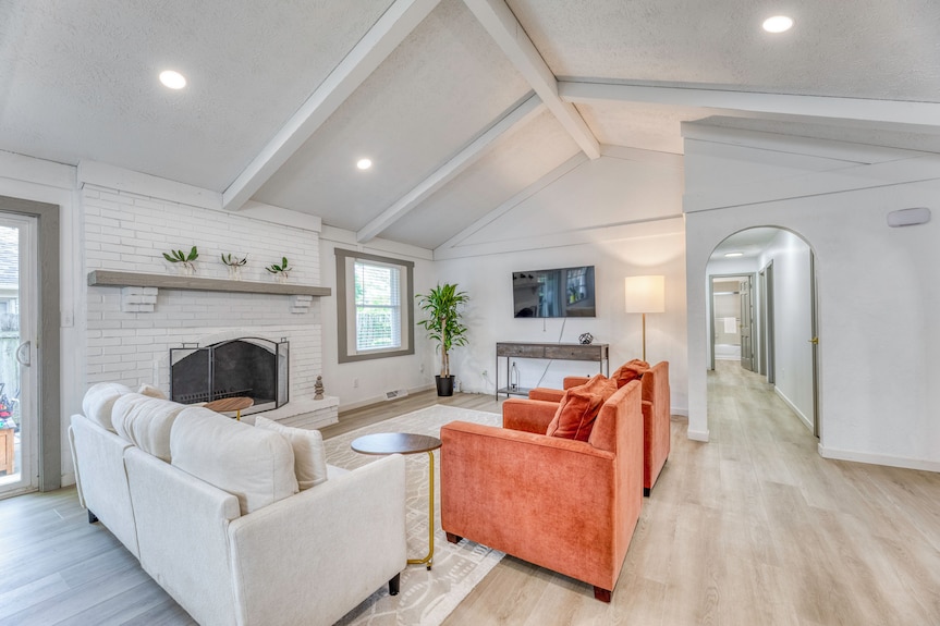 Luxury Fishers Retreat/hot Tub/quiet/great Eats! - 카멀