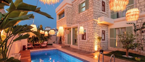Piscina exterior sazonal