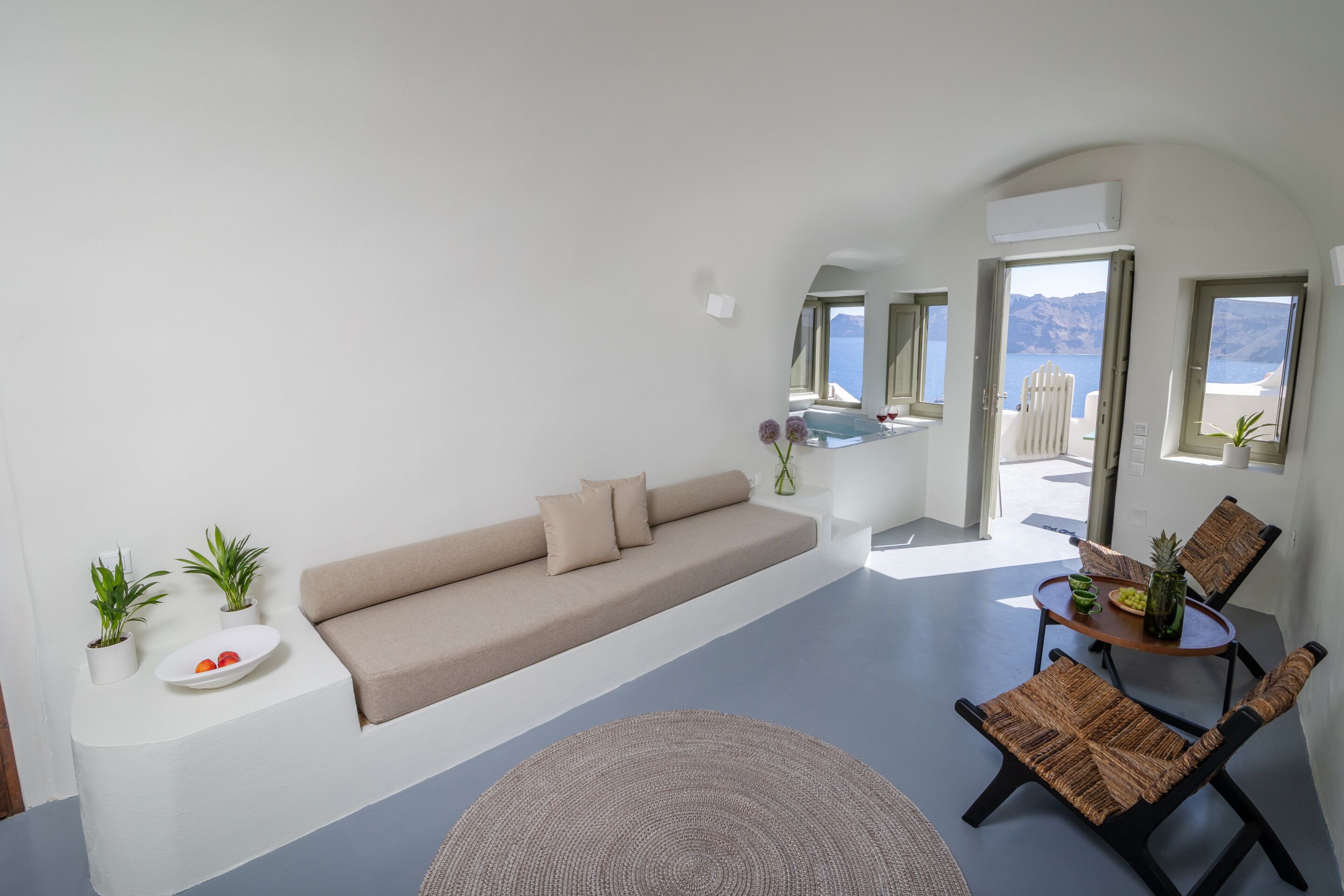 Aris Cave Indoor Plunge Pool - Oia