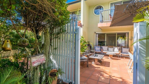 Tigerlilys  Easy Coastal Holidaying In Byron Bay - Ocean Shores