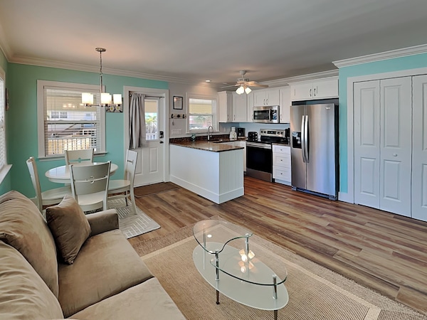Evening Drift By Distinctive Beach Rentals - Fort Myers Beach, FL