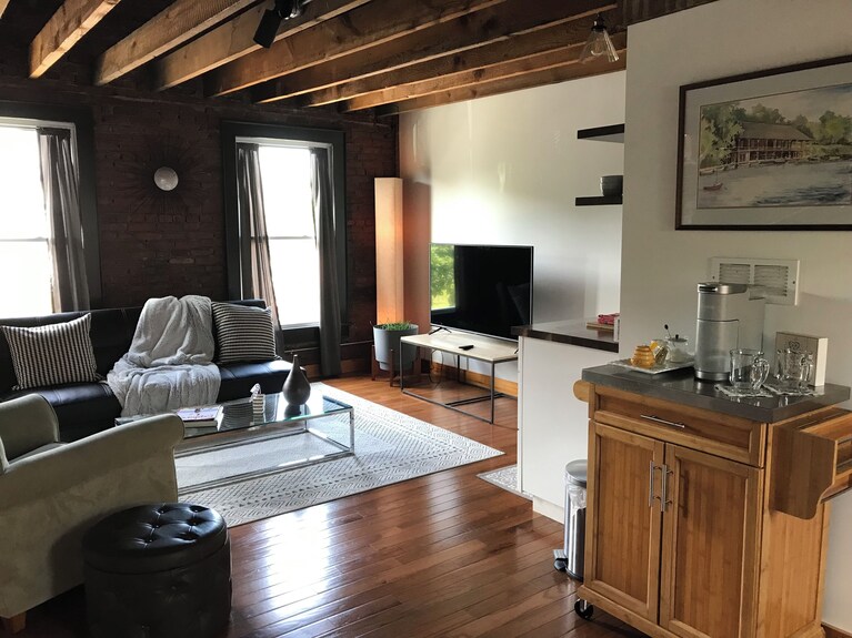 Cozy Studio With Ac And Wifi In Historic Geneva, Ny. - Geneva, NY