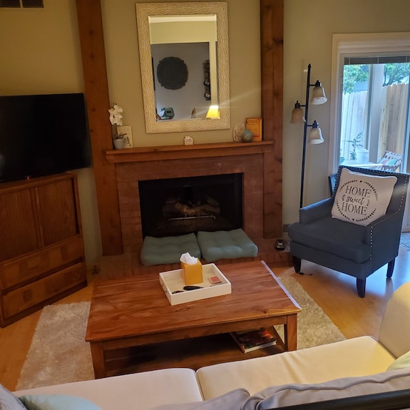 Charming 3-bedroom Townhome With Ac, Wifi In Enjoyable Boise - Boise, ID