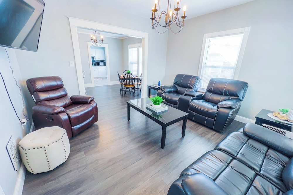Family-friendly 3br-free Parking & Wifi - Niagara Falls, NY