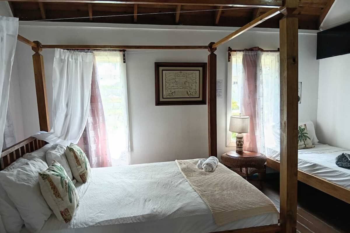 Quarto Triplo Standard, ar condicionado, vista para o jardim | Wi-fi grátis