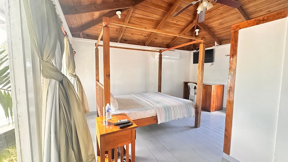 Las Palmas Cabins - Roatán