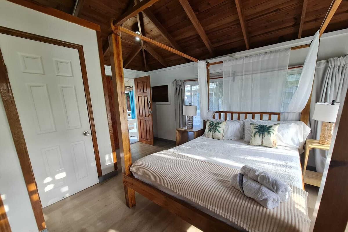 Cabana de Madeira Standard, 1 cama queen-size, ar condicionado, junto à praia | Wi-fi grátis