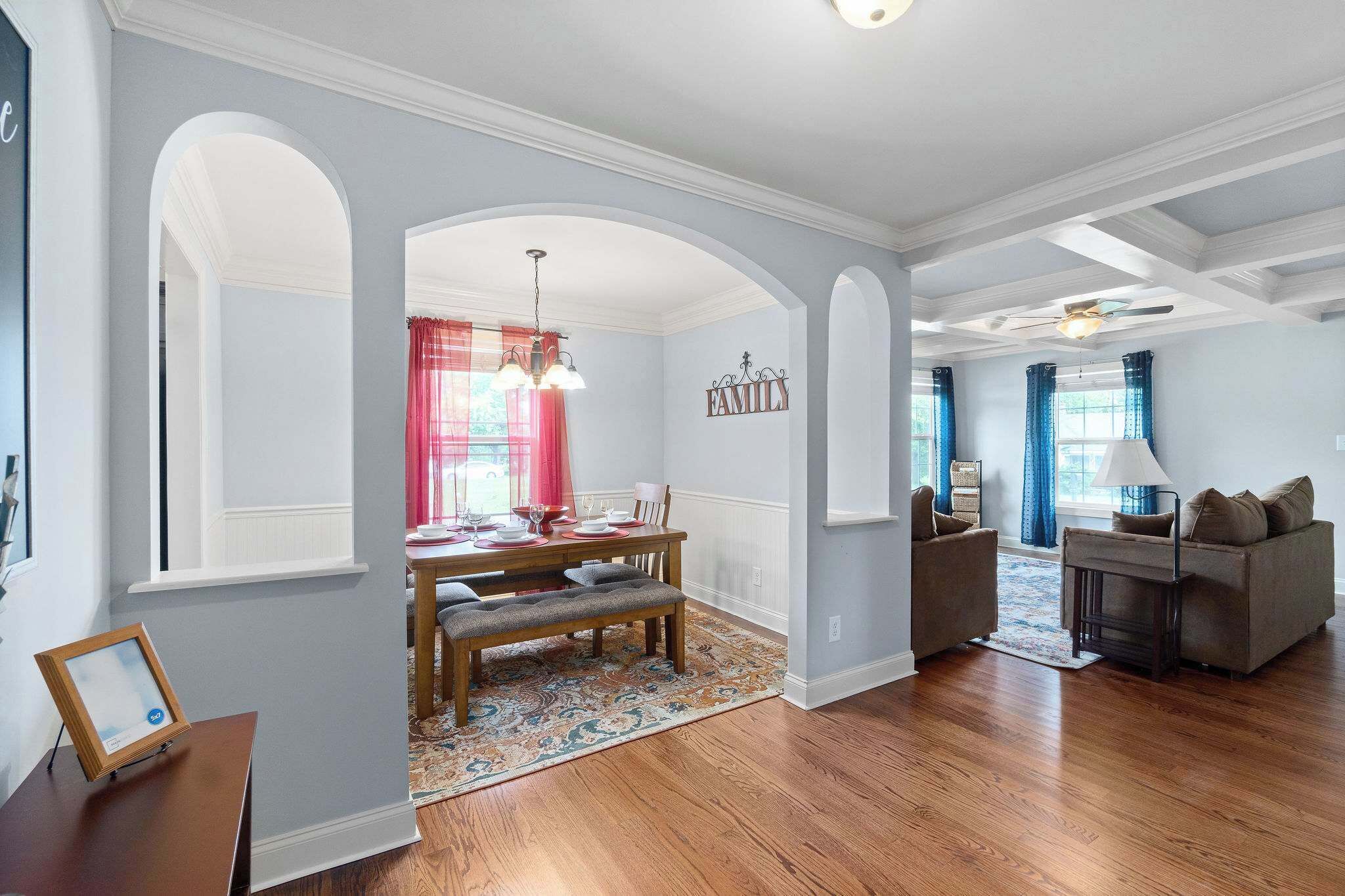 Near Campbell & Downtown- Cottage & Carriage House - Clarksville, TN