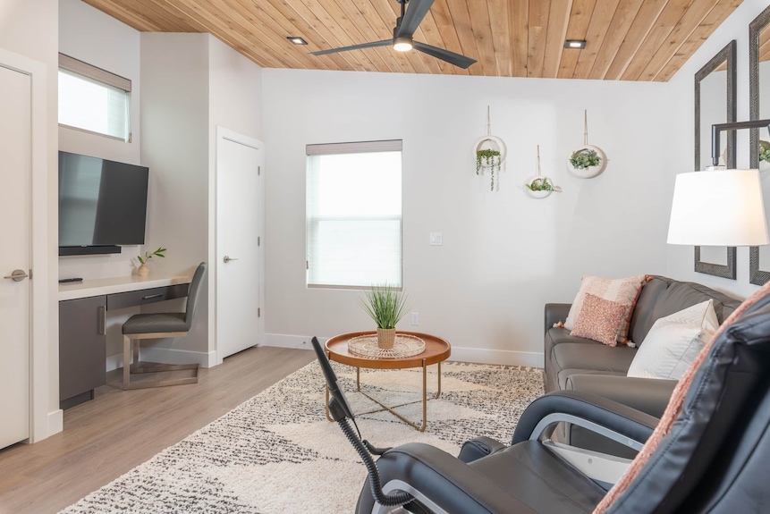 Kordeluxe Row #3 Studio Townhouse - Cedar City, UT