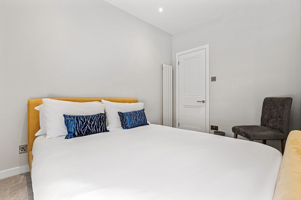 Salt House - From 150 Per Night - Henley-on-Thames