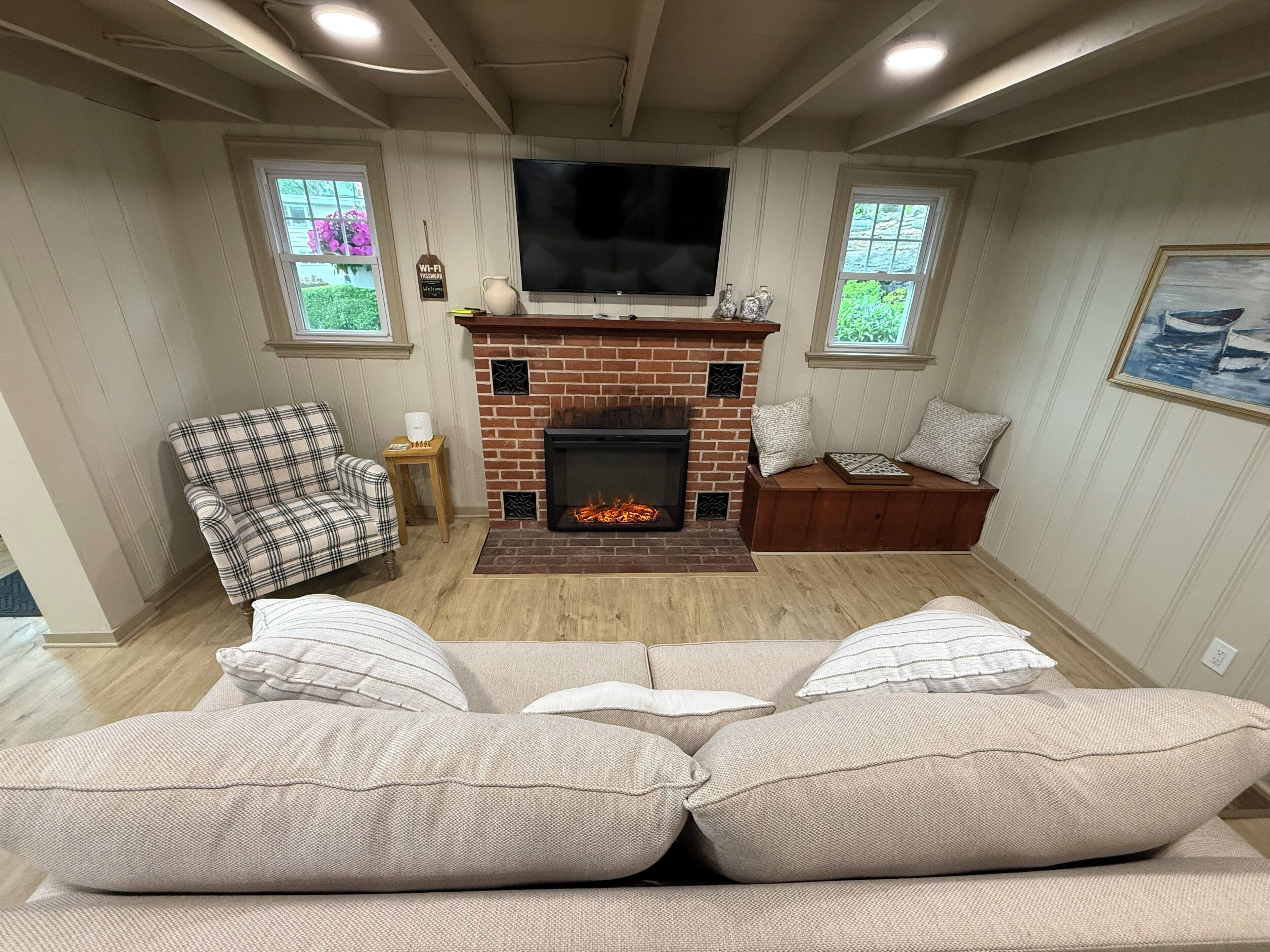 Charming 3-bedroom Lakehouse In Columbia With Water Views And Dock - Coventry, CT