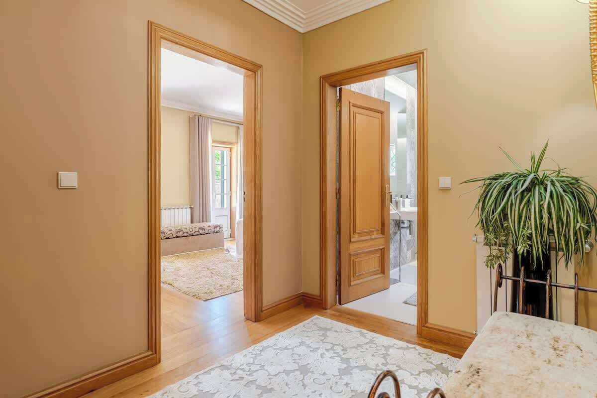 Classic Villa W/ Gym & Pool Access By Hostwise - Paredes