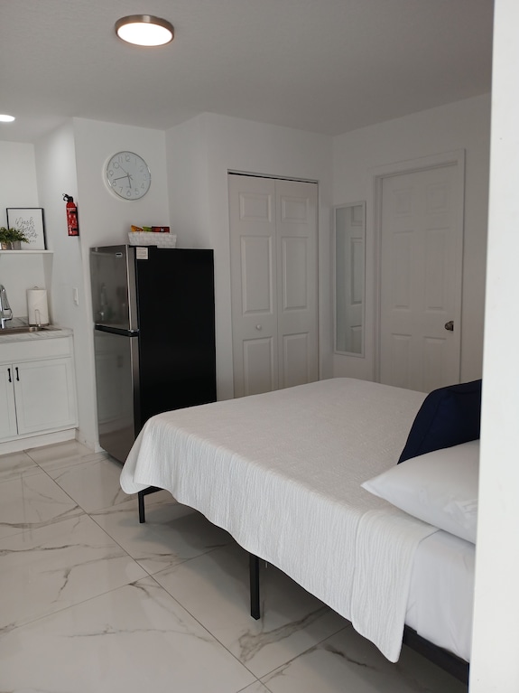 Welcome To Our Unique Place Where You Can Enjoy A Quiet And Pleasant Atmosphere - Bonnie Lake, Brooksville