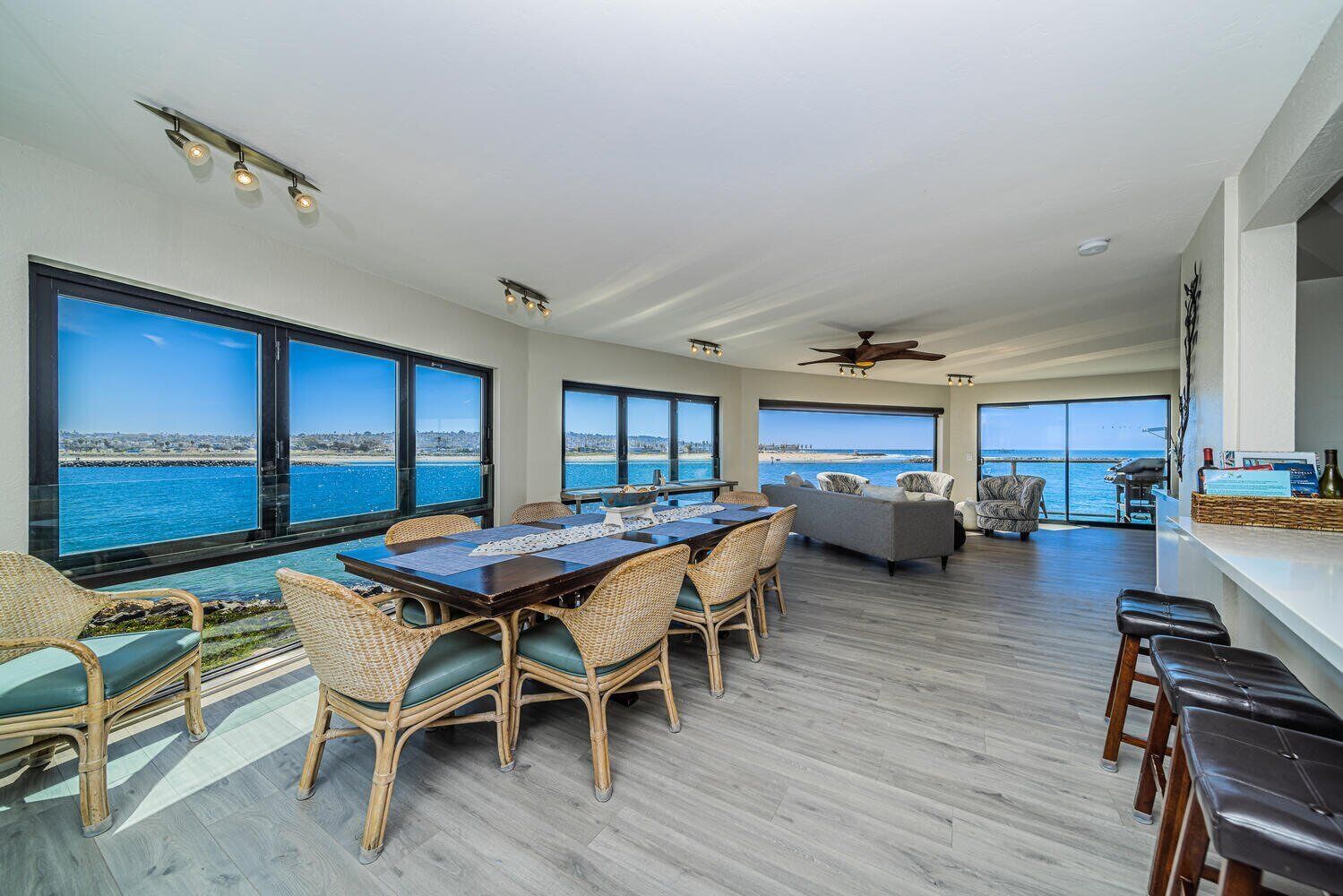 Ocean Views * Penthouse * A/c * Pets Ok! - San Diego